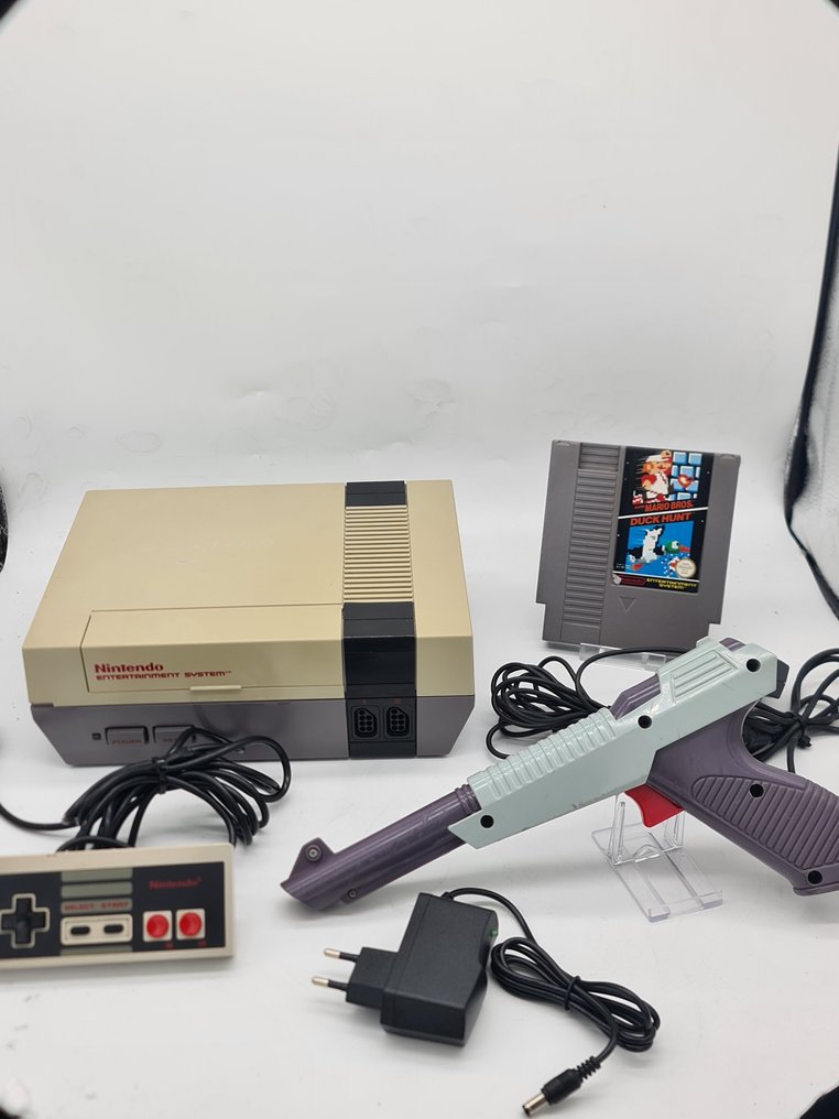 Nintendo NES 8-Bit Classic Nes-01 1985 Console+Original SMB/Duck Hunt ...