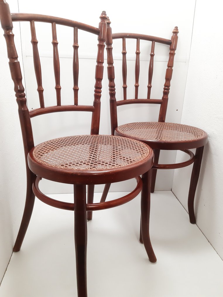 Mundus - Chaise - style Thonet - Bois, Deux chaises de style Thonet - Catawiki