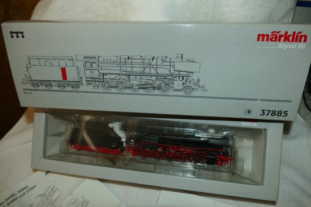 Märklin H0 - 37885 - Stoomlocomotief met tender (1) - BR 043, digitaal met ruiselektronica - DB ...
