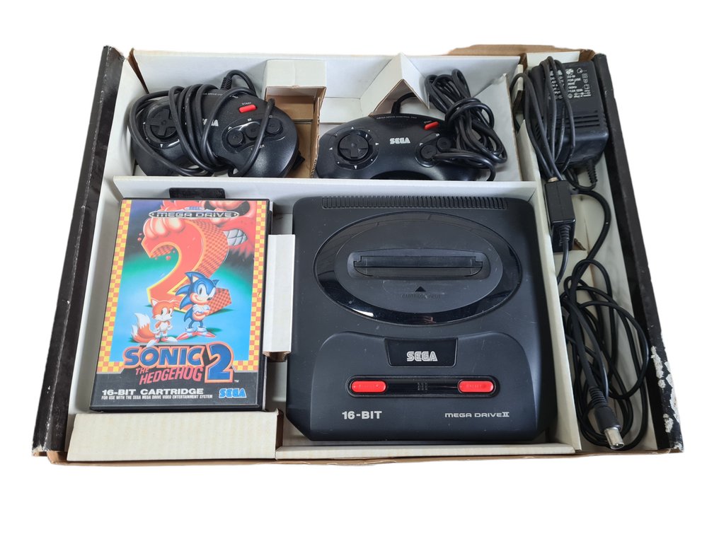 Sega mega drive 2 - Set of video game console + games - In original box ...