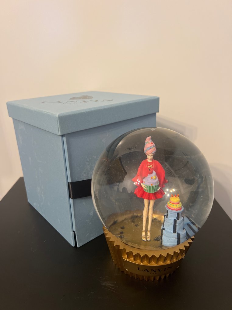 Chanel - Snow globe Snow Globe - France - Catawiki Chanel - Snow globe Snow Globe - France - Catawiki