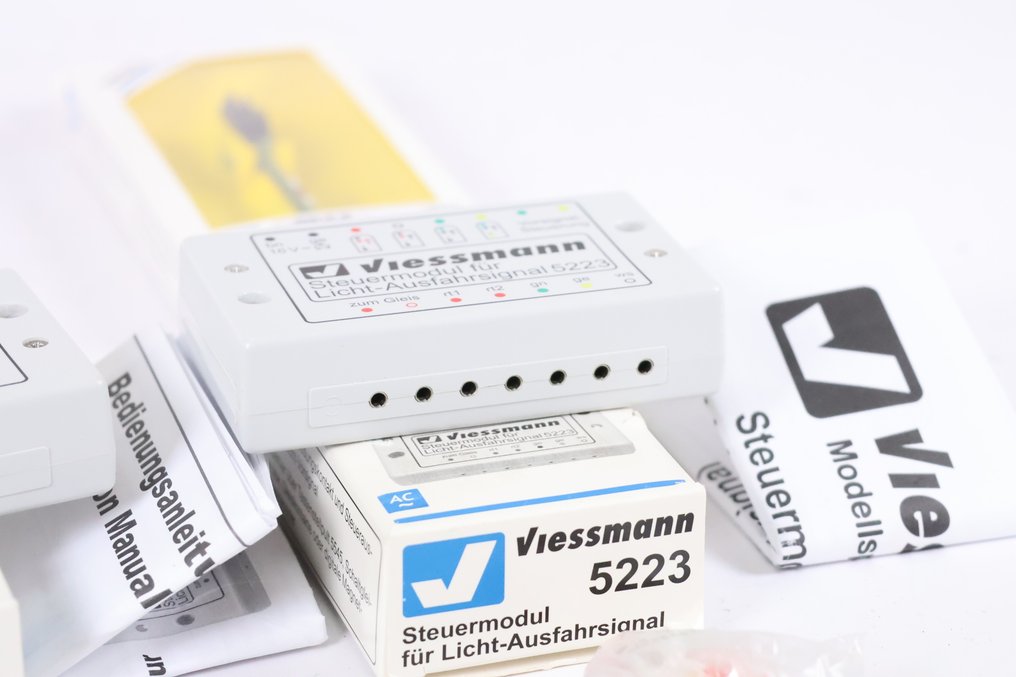 Viessmann H0 - 4011/5221/4012/5222/4013/5223 - Modellbahn (6) - Drei Lichtsignale mit ...
