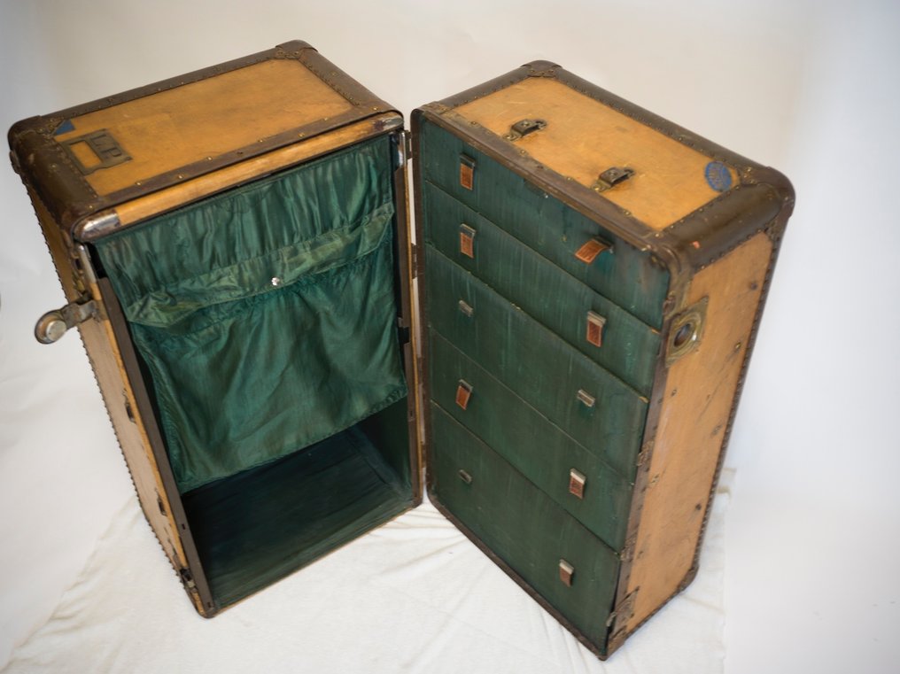 Prada - Baule Guardaroba, Fratelli Prada Milano, Anni '10/'20 - Travel ...