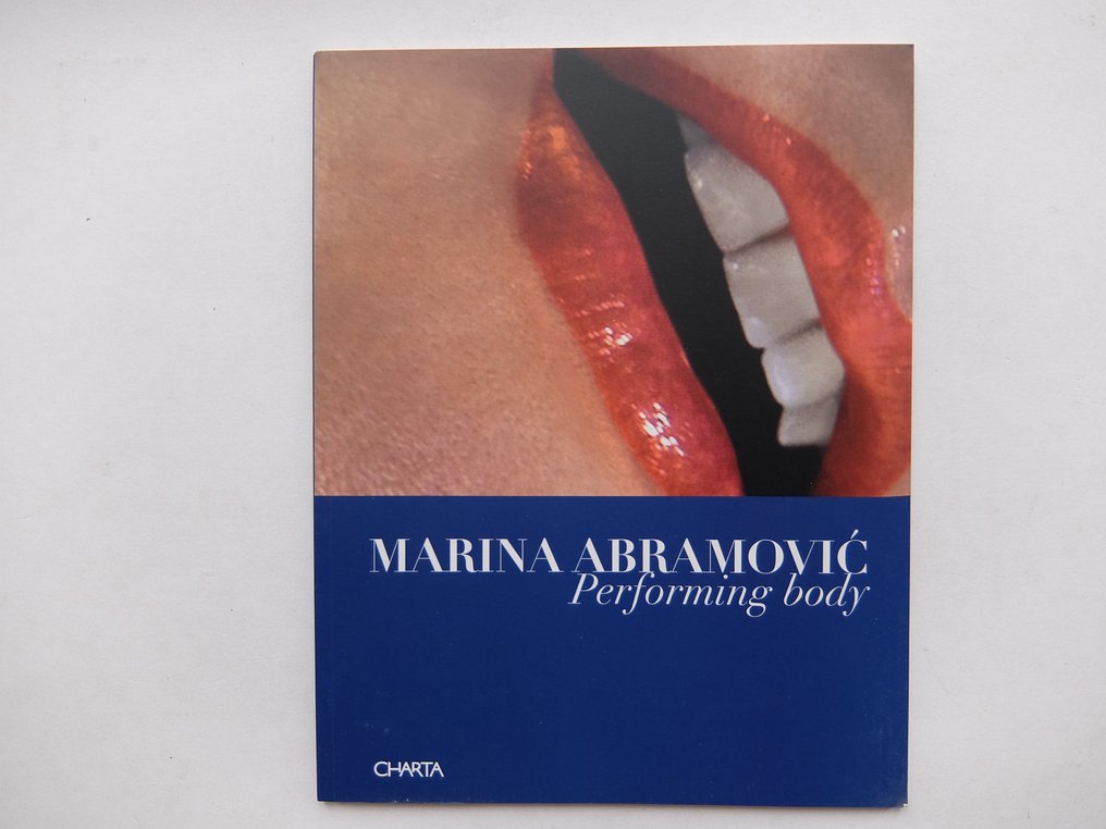 Marina Abramovic - Performing Body - 1998 - Catawiki Marina Abramovic - Performing Body - 1998 - Catawiki