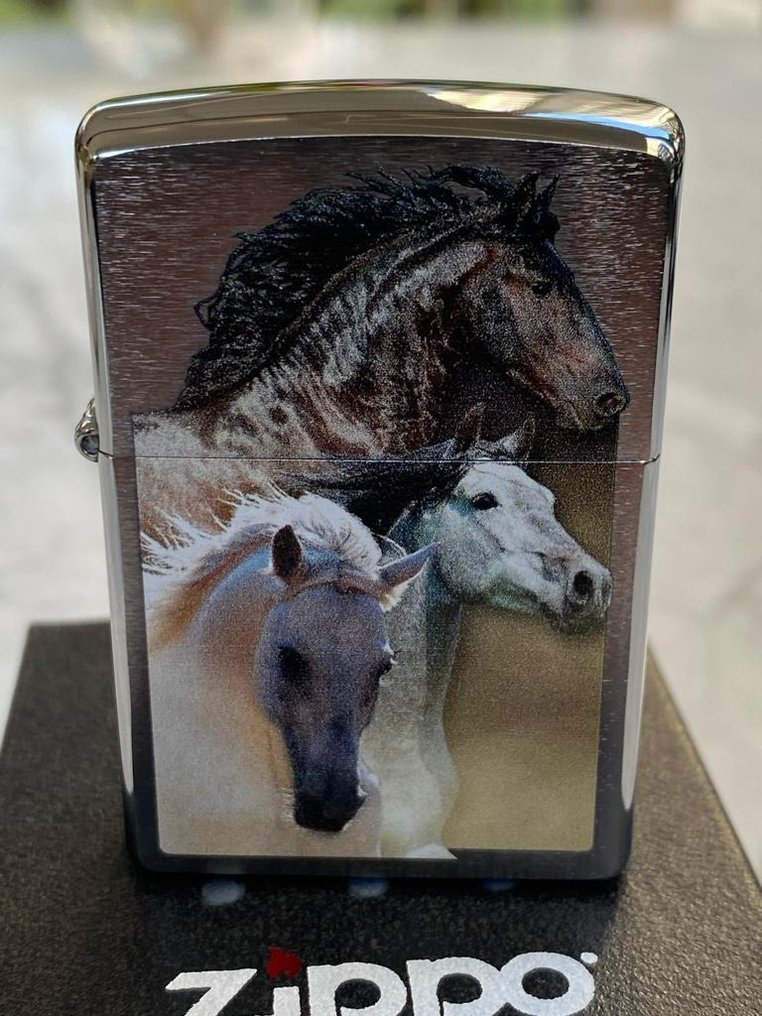 Zippo - GALLOPİNG HORSES IN DESERT Brand collectibles (H 2017) - Zakaansteker - Penselen/Chroom ...