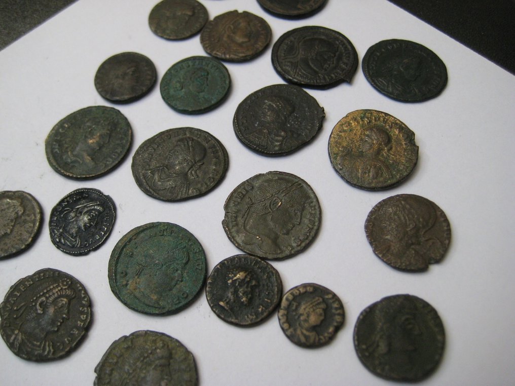 Roman Empire. A diverse collection of 21 Roman coins, including a ...