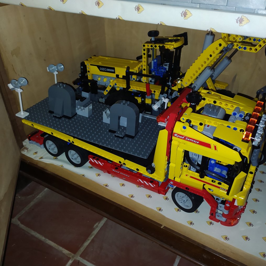 LEGO - Technic - 8109 + 8264 - Flatbed Truck + Hauler - 2000-2010 ...