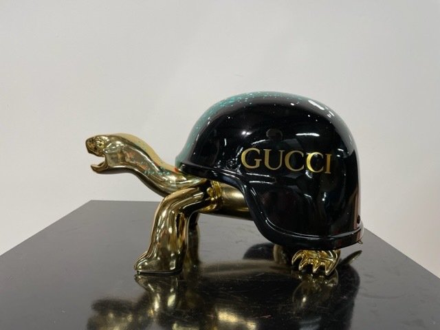 Van Apple - Fashion Desire - The Gucci Peace Turtle - Catawiki