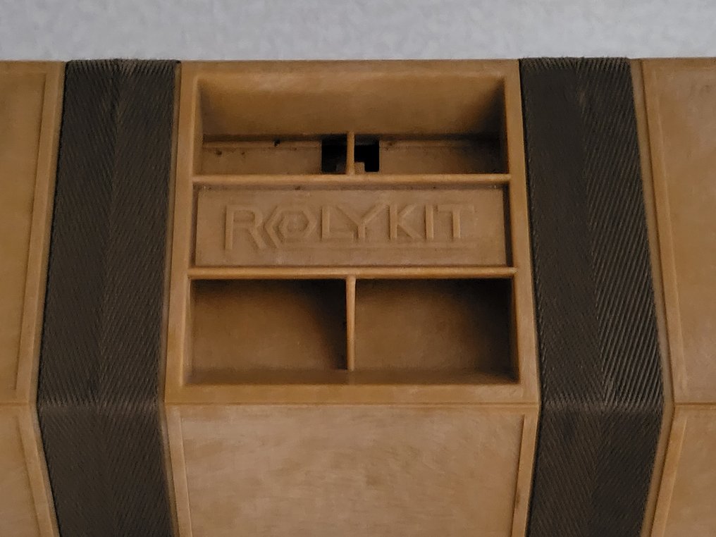 Samuel Meijering - Storage trunk - Two Rolykit design - plastic - Catawiki