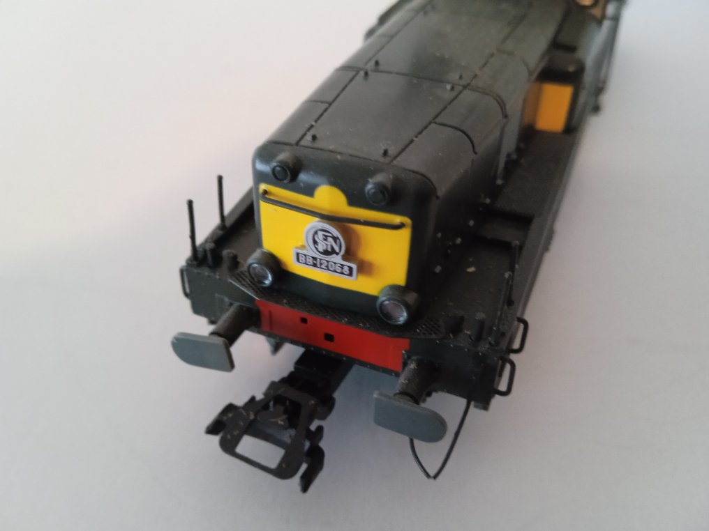 Trix H0 - 22728 - Electric locomotive (1) - BB 12 000 - SNCF - Catawiki