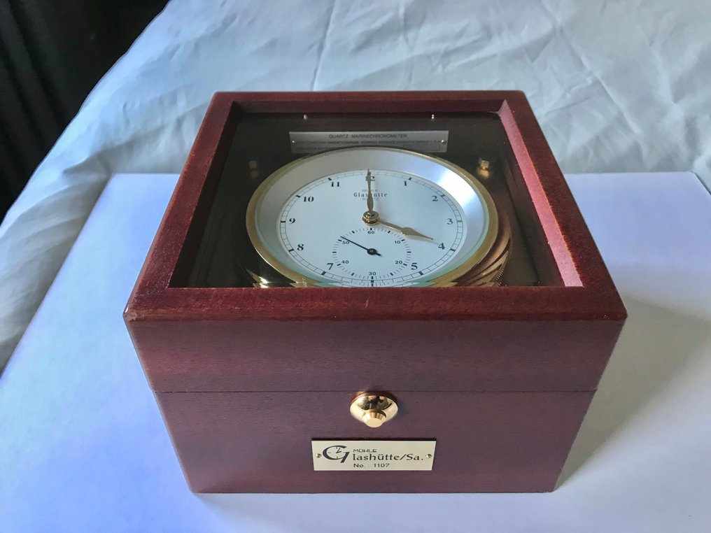 Clock - Quartz Marine Chronometer. - Glashutte. - Brass, Wood (Mahogany ...