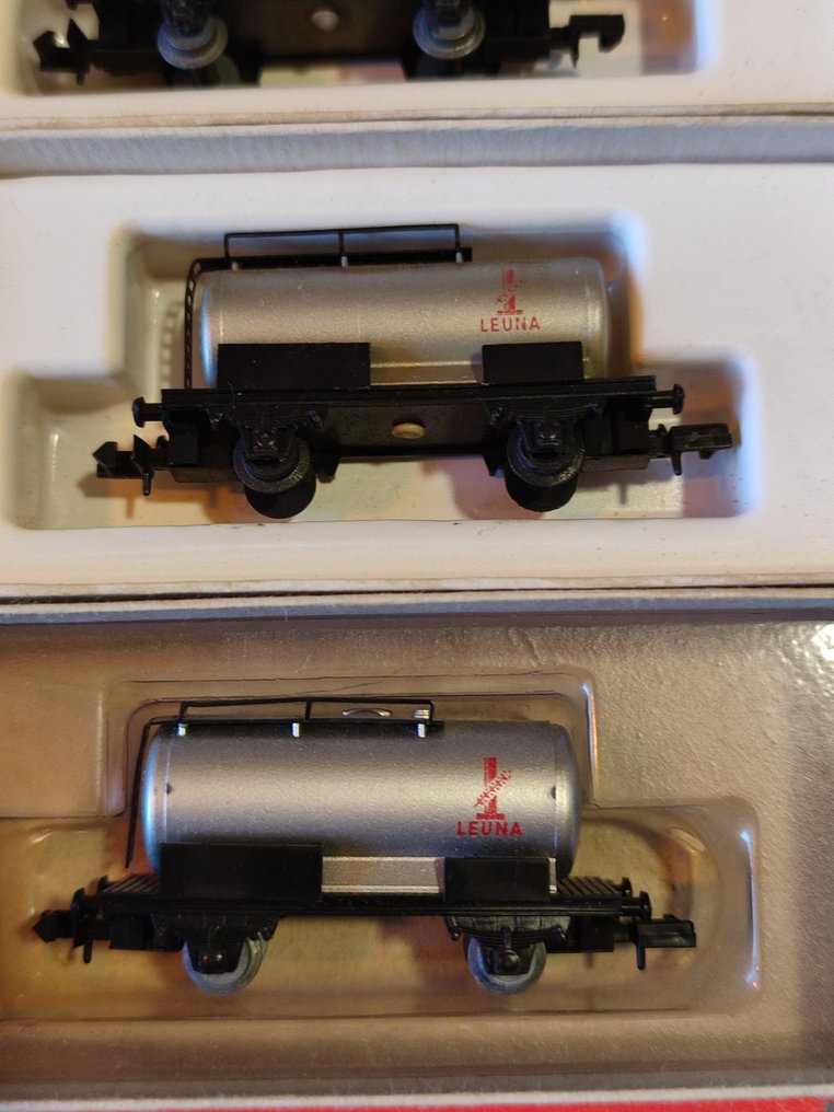 Piko N - Train set (2) - with 2 diesel locomotive BR118 and 7 tank ...