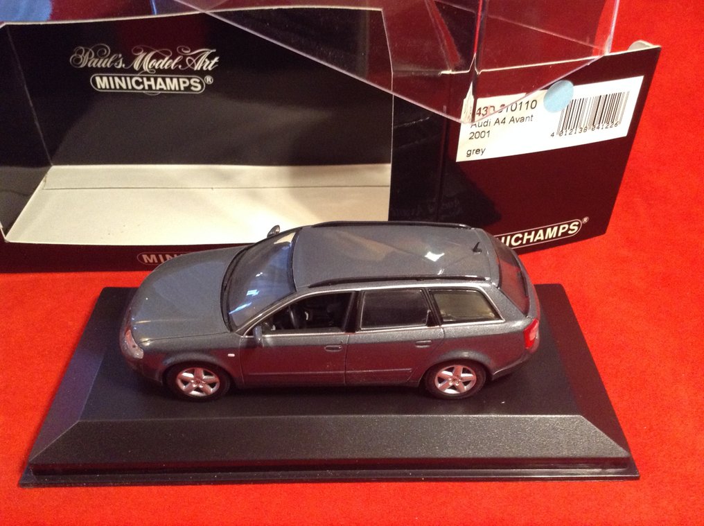 Minichamps 1:43 - 1 - Modellino di auto da corsa - ref. #010110 Audi A4 ...