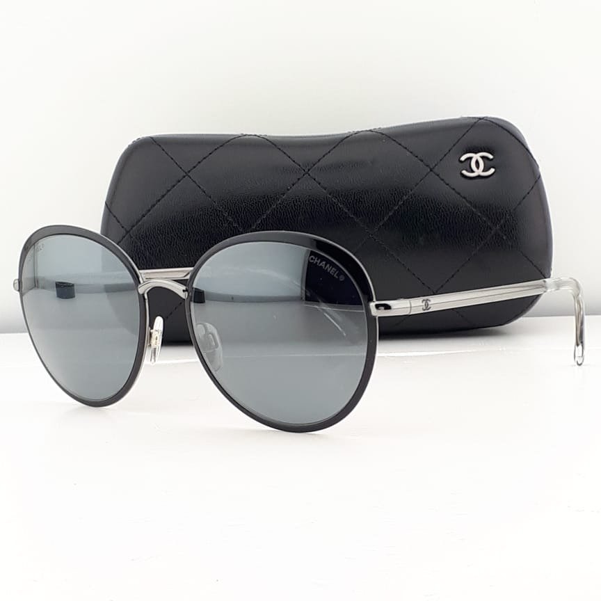 Chanel - Round Grey Mirror Coated Lenses with Chanel Logo Detailed Temples - Sunglasses - Catawiki