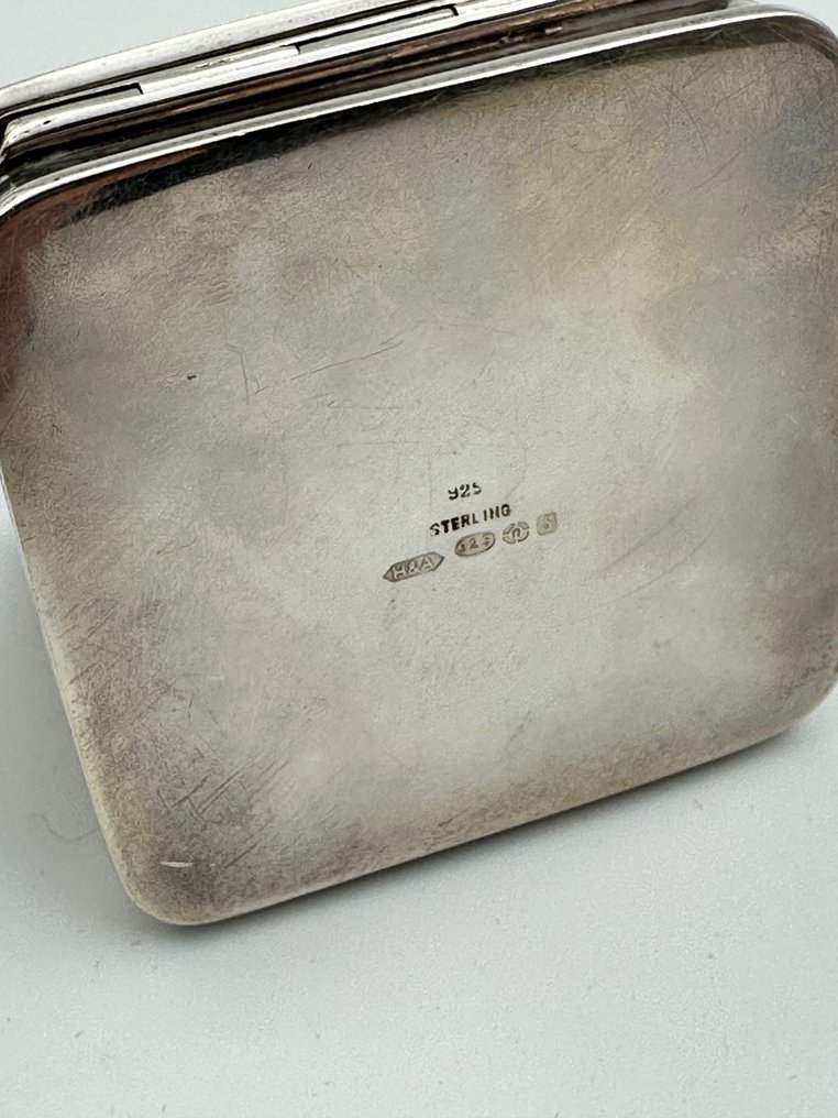 Solid silver box with enamel painting - Box - .925 silver - Catawiki