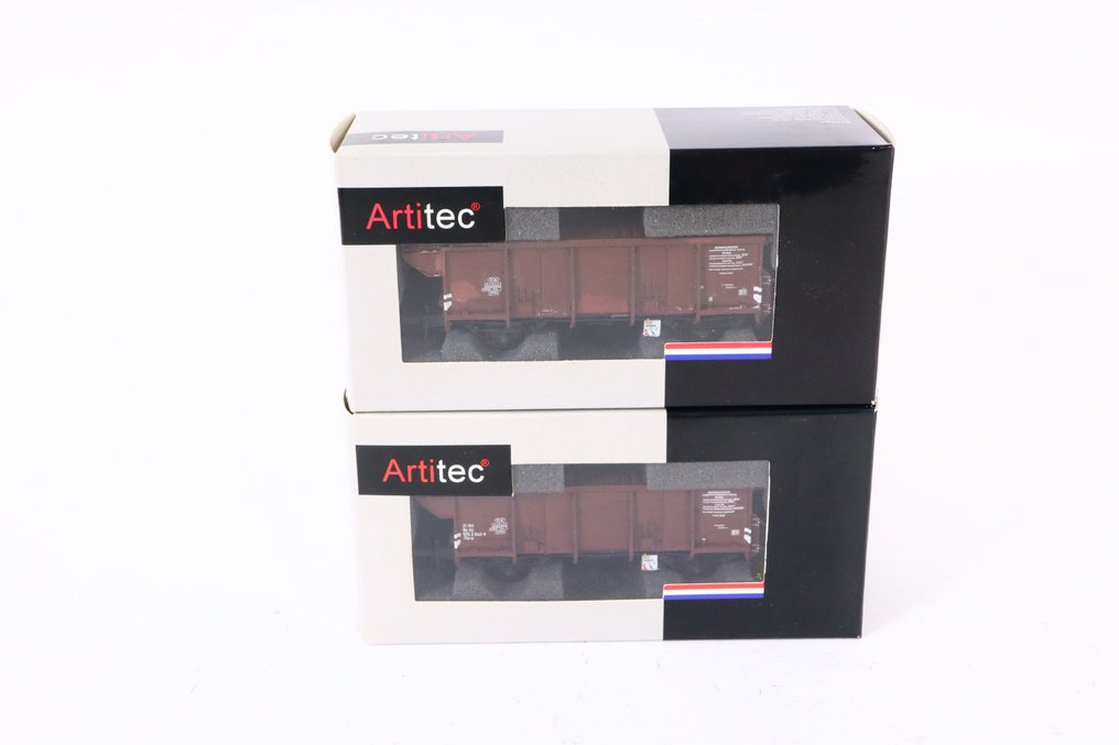 Artitec H0 - 20.360.03 - Model train freight carriage (2) - Two hatch roof wagons 'brown' with ...