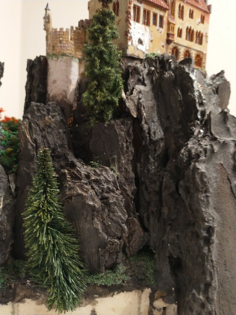 Faller H0 - 130245 - Model train landscape (1) - With lighting in the castle - Catawiki