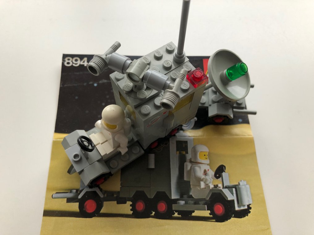 LEGO - Space - 889 -891 - 894 - 6805 - 6806 - 6820 - 6841 - 6844 - 6846 ...