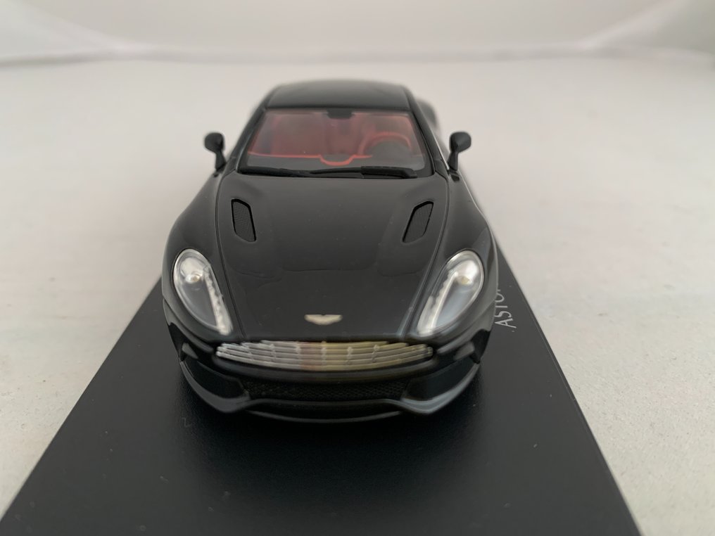 Kyosho 1:43 - 1 - Model sports car - Aston Martin Vanquish - Catawiki