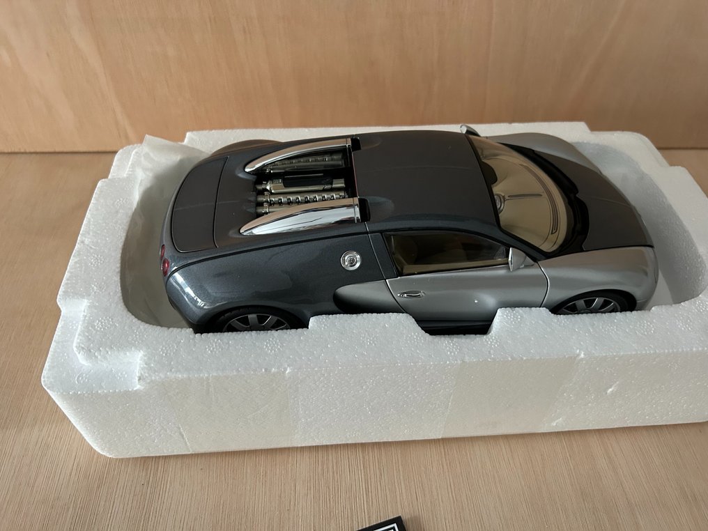 Autoart 1:18 - 1 - Model sports car - Bugatti EB 16.4 Veyron Showcar - Catawiki