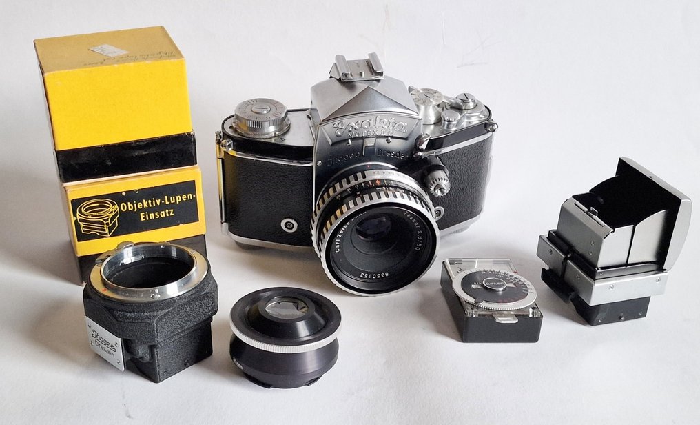 Ihagee Exakta Varex IIa as new & 3 finders + carl zeiss jena tessar 2.8 ...