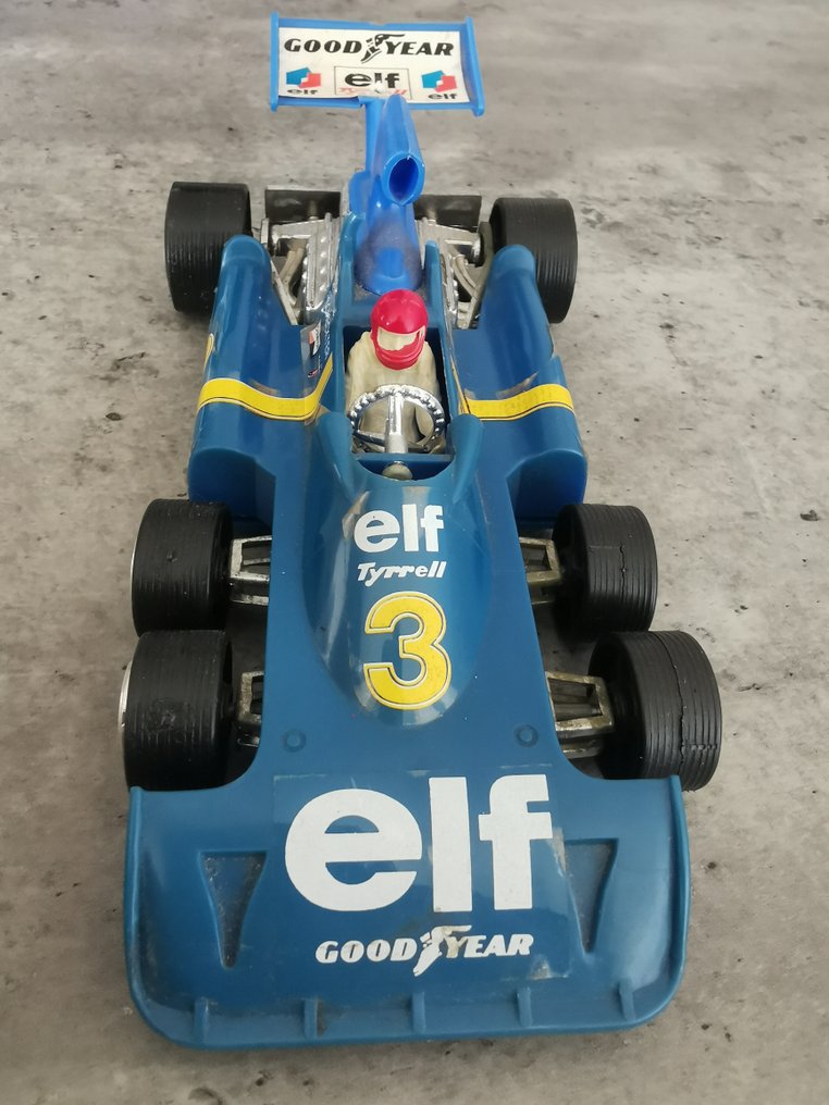 Roxy Toys 1:43 - 1 - Coche de carreras a escala - Tyrrel ELF made in ...