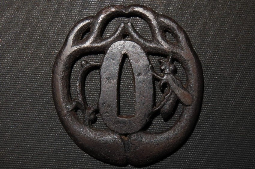 Katana - Forged Iron - Shikatsuno & Bee Tsuba : C3-904 - Japan - Edo ...