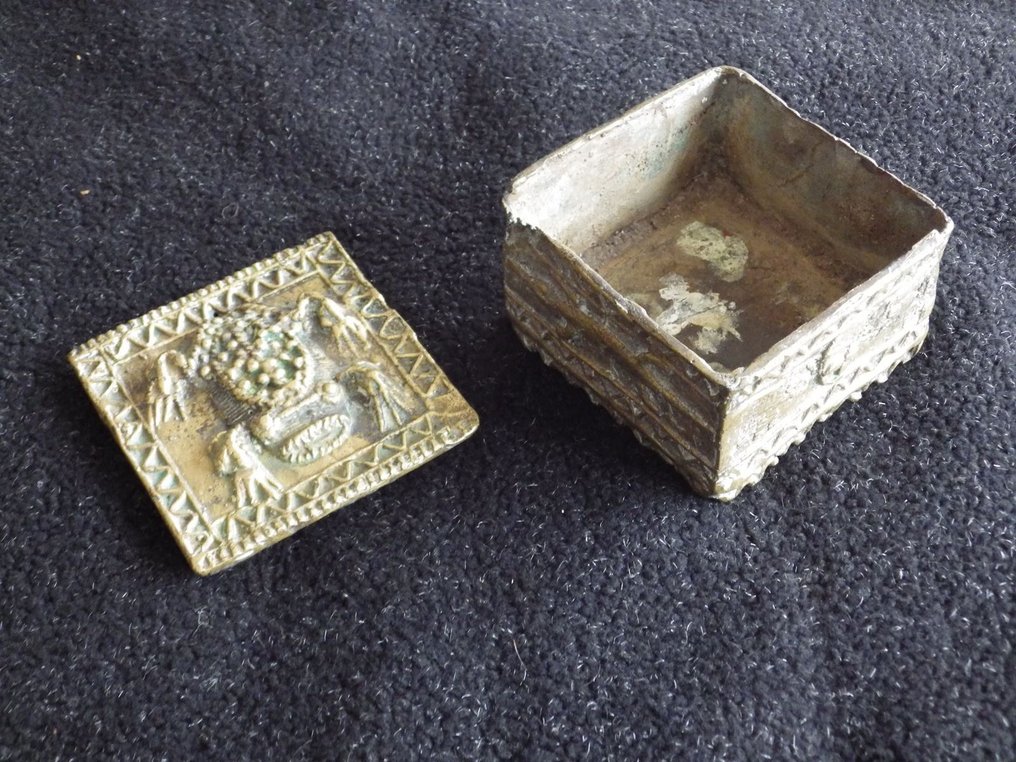 Gold powder box - Ghana - Catawiki
