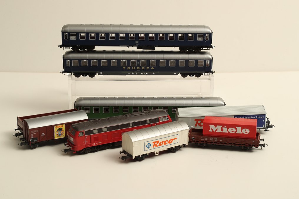 Roco H0 - Train miniature (9) - Former; BR 215 avec chariot - DB, SBB ...
