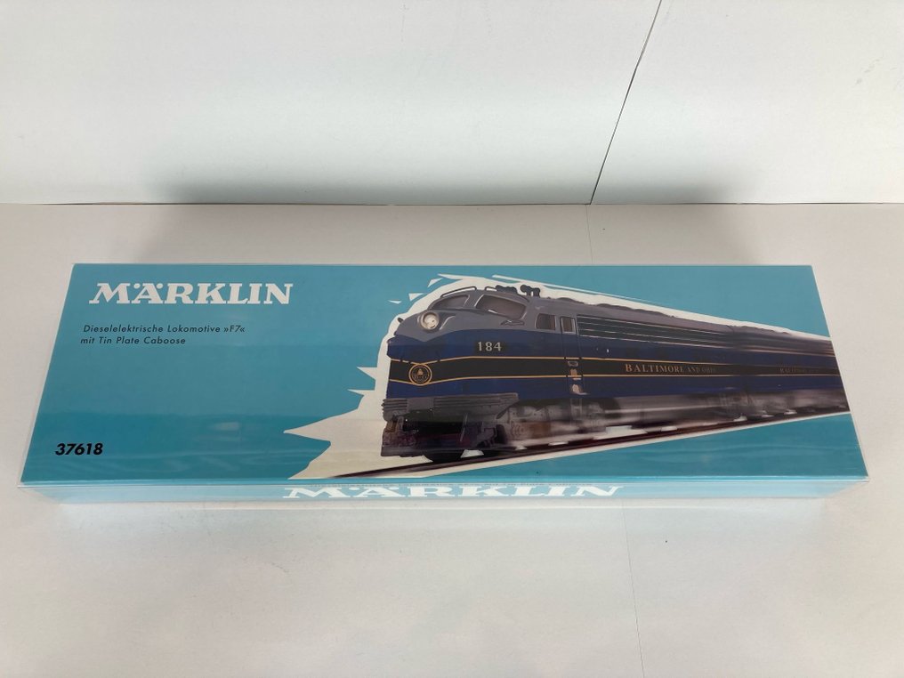 Märklin H0 - 37618 - Train set (1) - Diesel-electric locomotive with ...