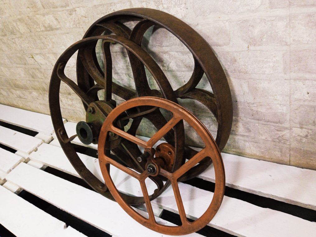 Industrial equipment - Industrial Machine wheels - Germany - Catawiki
