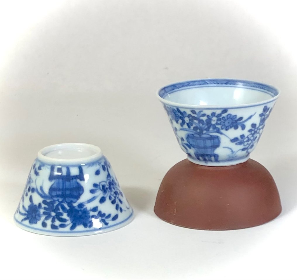 Tea cup (2) - Porcelain - Catawiki