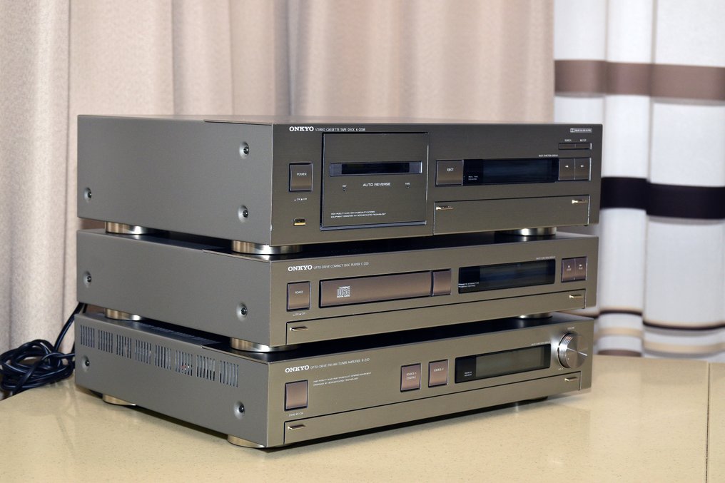 Onkyo - Lecteur multi CD C-200, lecteur-enregistreur cassette K-200R, amplificateur/tuner ...