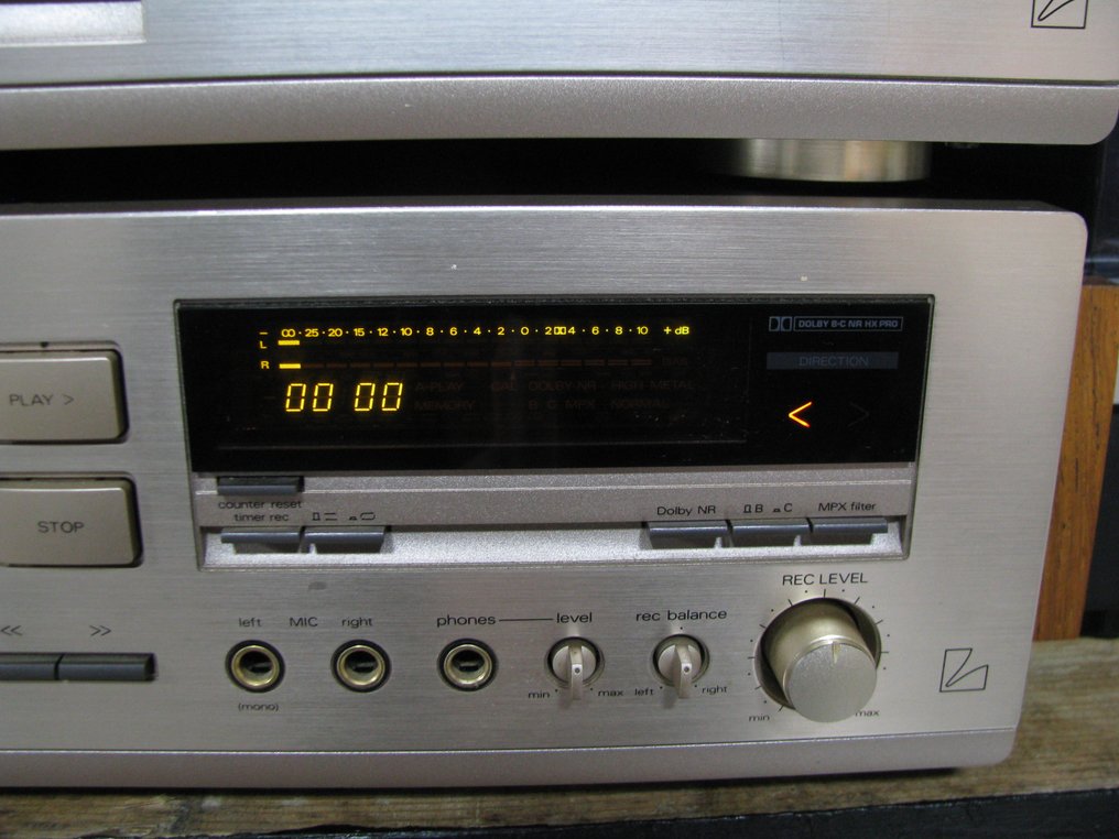 Luxman - A-311 Solid state integrated amplifier, T-341L Tuner, K-351 ...