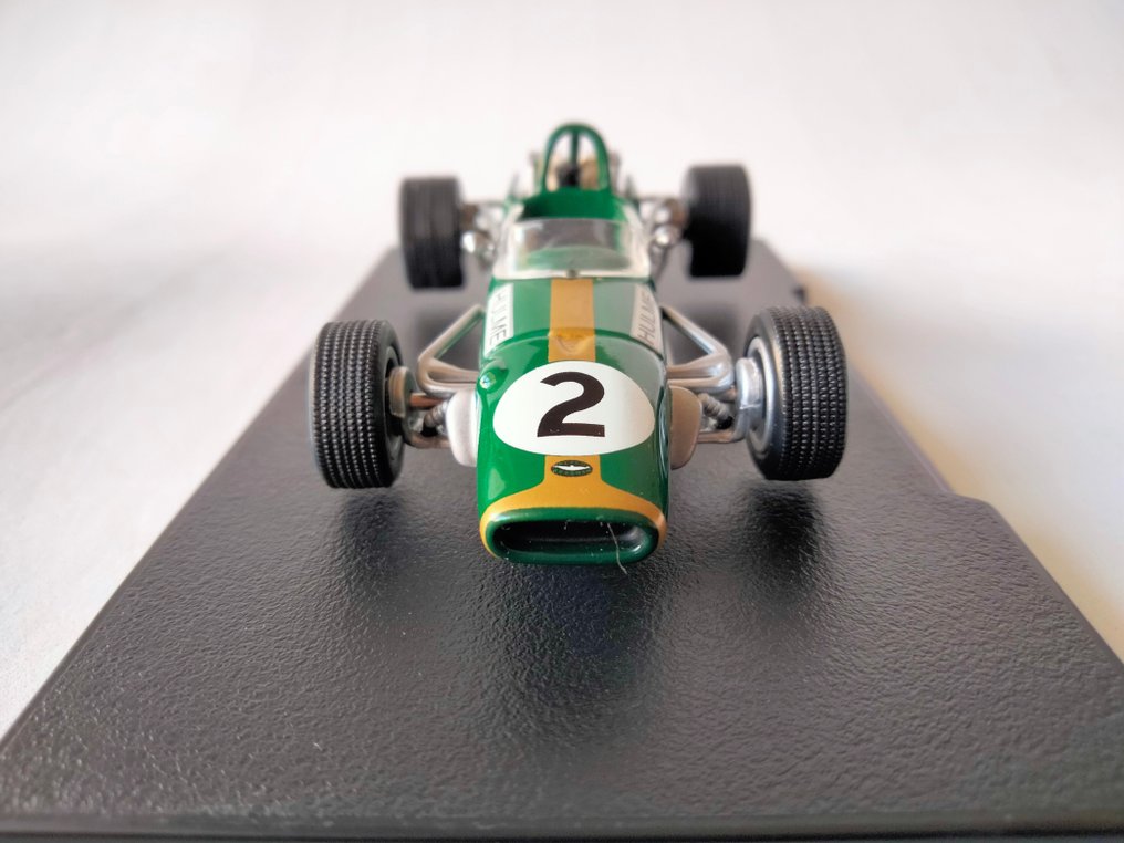 IXO/Formula 1 Legends 1:43 - 1 - Voiture de course miniature - Brabham-Repco BT24 #2 - Denny ...