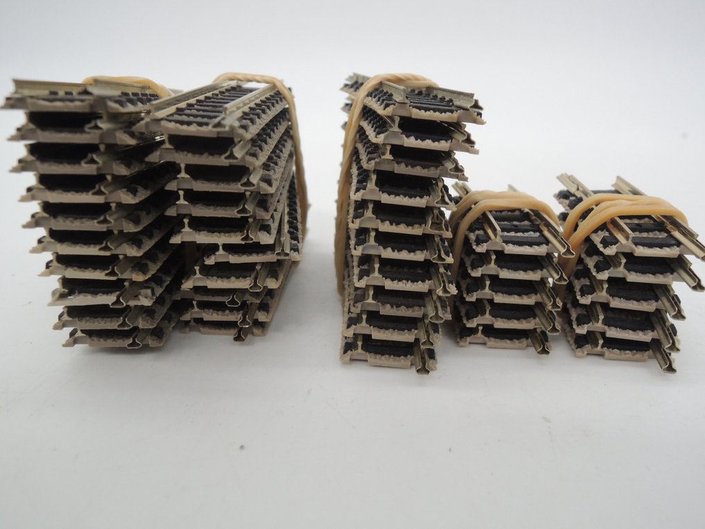 Fleischmann N - 9102/9103/9122/9123 - Model train tracks (40) - 40x ... Fleischmann N - 9102/9103/9122/9123 - Model train tracks (40) - 40x ...