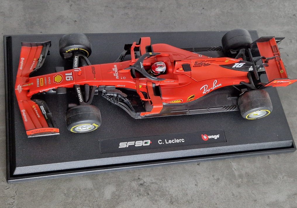 Bburago 1:18 - 1 - Voiture miniature - Scuderia Ferrari Racing F1 2019 ...