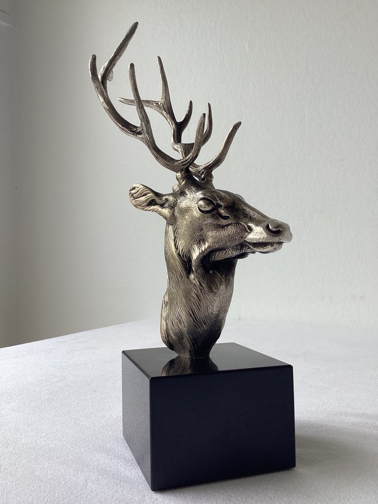 Presse-papier , voorstelling van een Edelhert - Paperweight - Silver ...