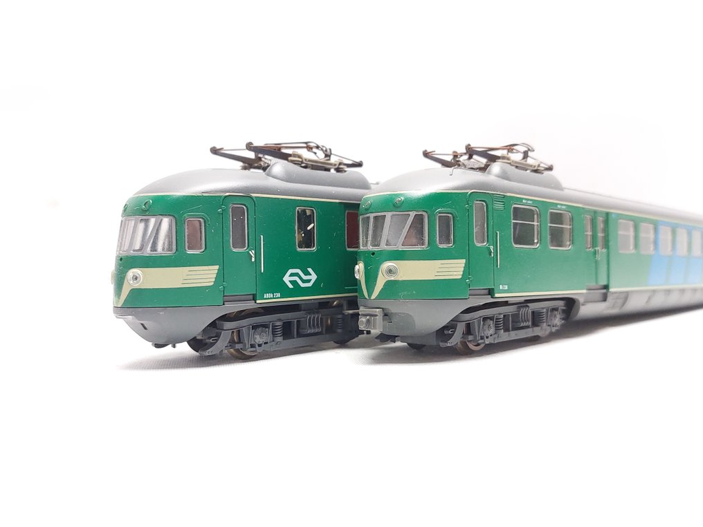 Lima H0 - 149734 - Treinstel (1) - Mat '46 'Muizeneus' Groen met ...