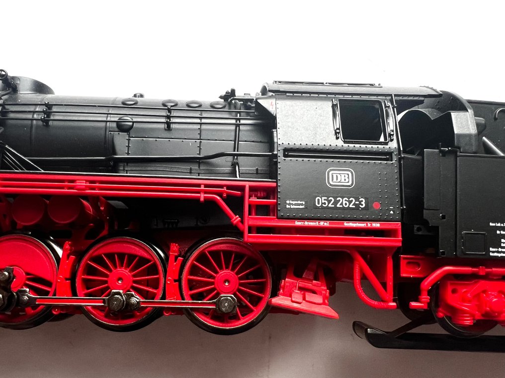 Roco H0 - Dampflokomotive mit Tender (1) - BR 052 - DB - Catawiki