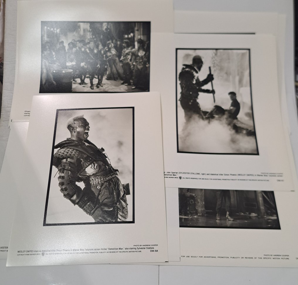 Demolition Man - Sylvester Stallone - Wesley Snipes - Sandra Bullock ...