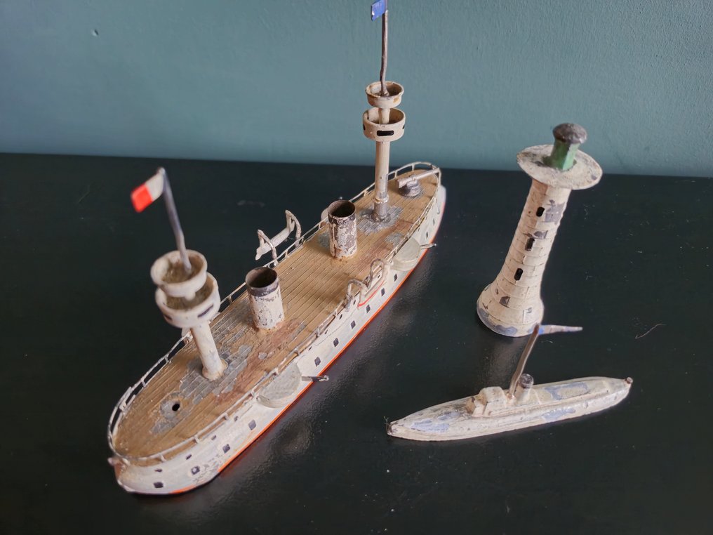 Unknown unknown - 3 - Model boat - Lead/Tin Ship - Catawiki