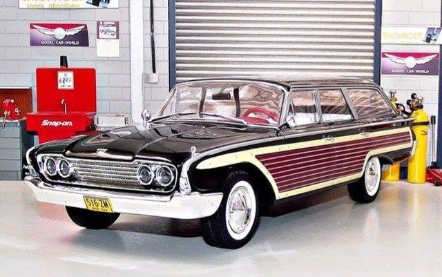 MCG (Model Car Group) 1:18 - 1 - Voiture miniature - Ford Country Squire 1960 Woody - Tout neuf ...