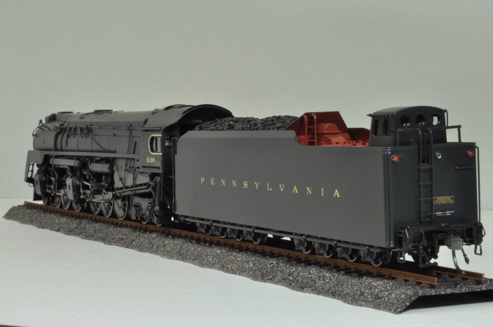 Broadway H0 - 2068 - Steam locomotive with tender (1) - Q2 Class Duplex ...