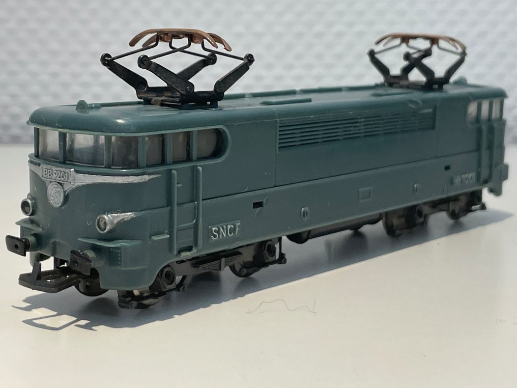 Jouef Champagnole H0 - Electric locomotive (2) - 2 BB 9201 in different versions - SNCF - Catawiki
